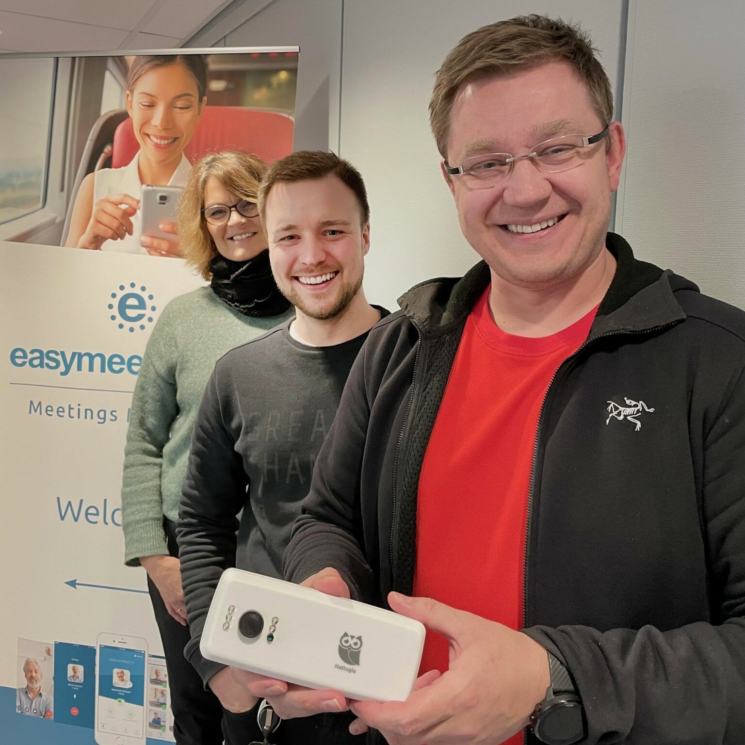 Nattugla flyr internasjonalt – Easymeeting.net